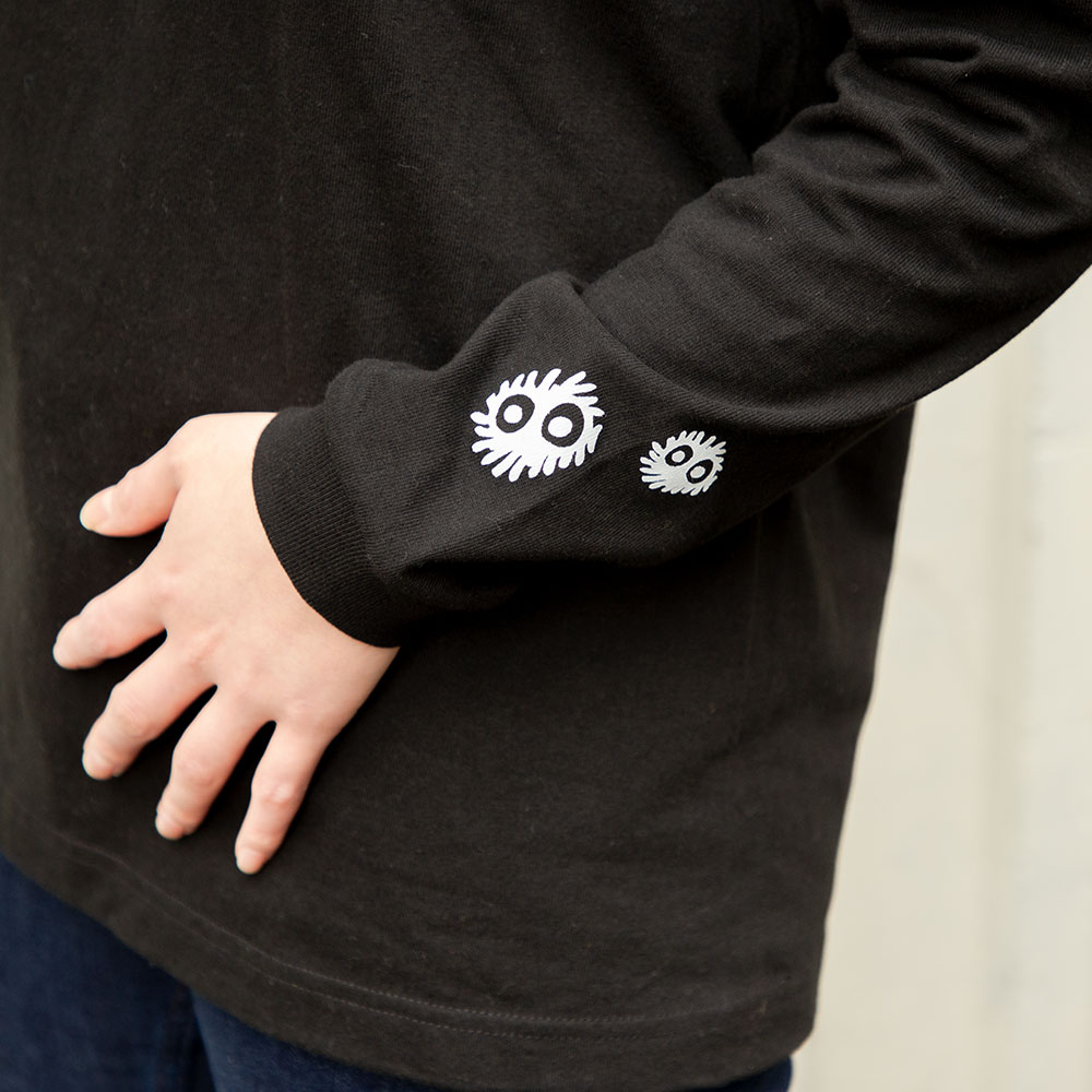 トトロファンドグッズ 長袖Tシャツ (ふろしきトトロ) 黒 [P193] | どんぐり共和国そらのうえ店